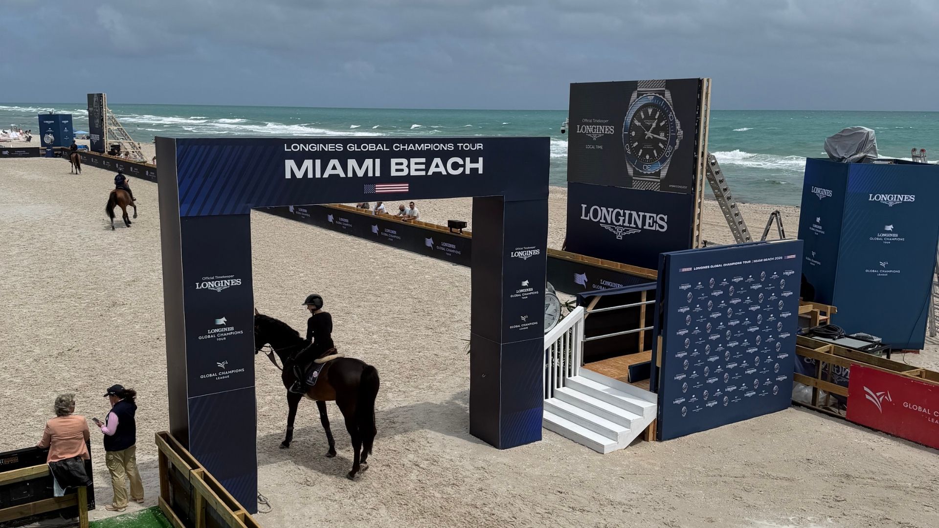 Katrin Eckermann und Chao Lee gewinnen die GCL Einzelwertung am Strand ...