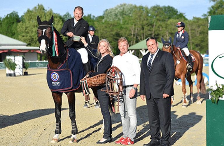 Stilspringprüfung 1,15m - ( R1| R2 und höher) - Magna Racino - OUTDOOR ...